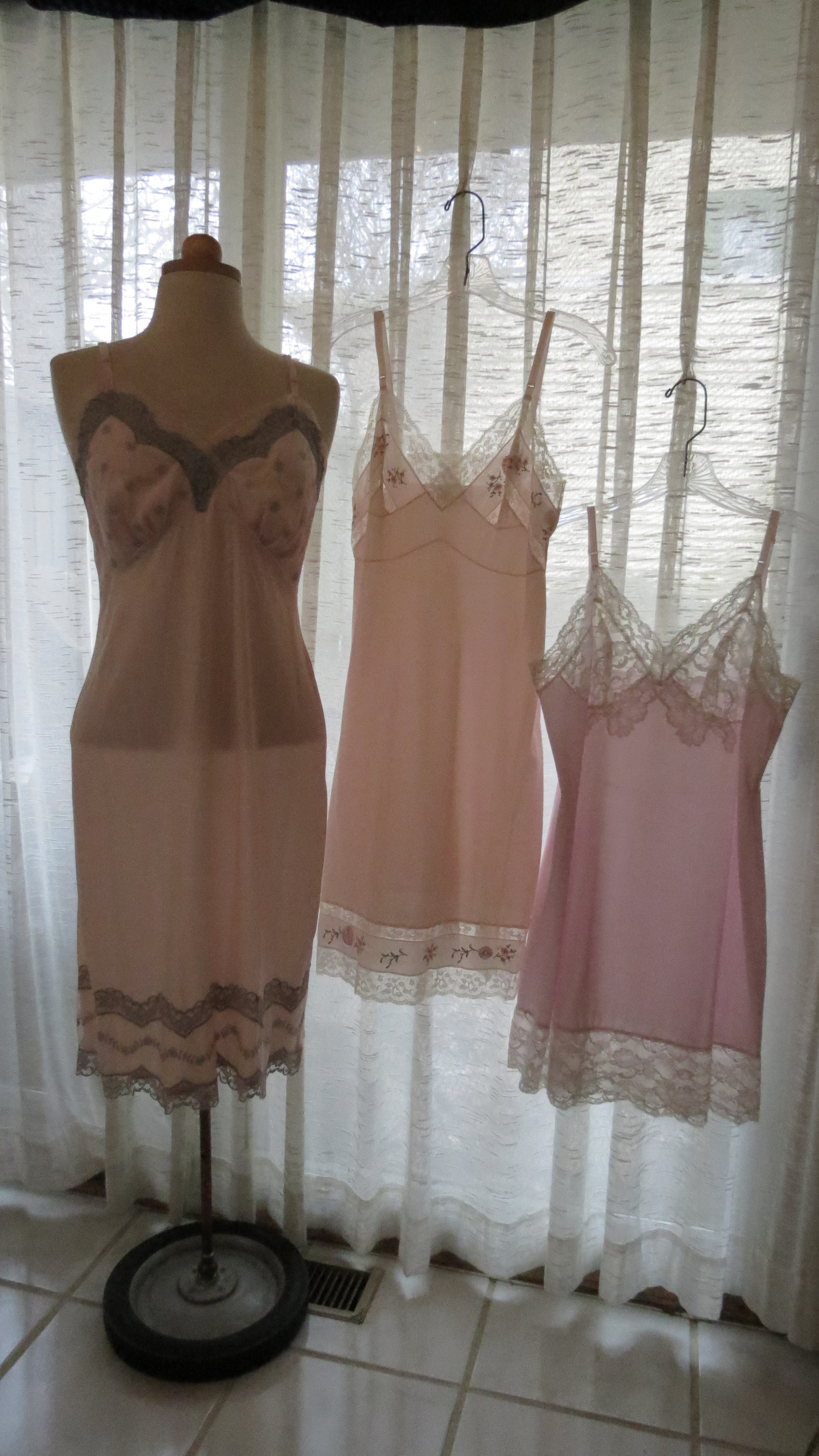 BEAUTIFUL DELICATE COLOR TRUE VINTAGE 1950’S – 1960’S SLIPS TO WEAR ...