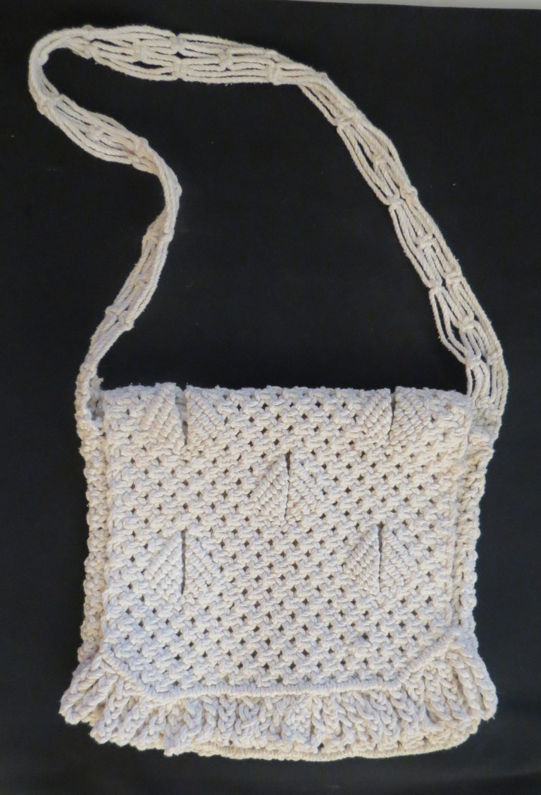 RARE 1970’S HOME-CREATED MACRAME’ HANDBAG – Magicvintagespy